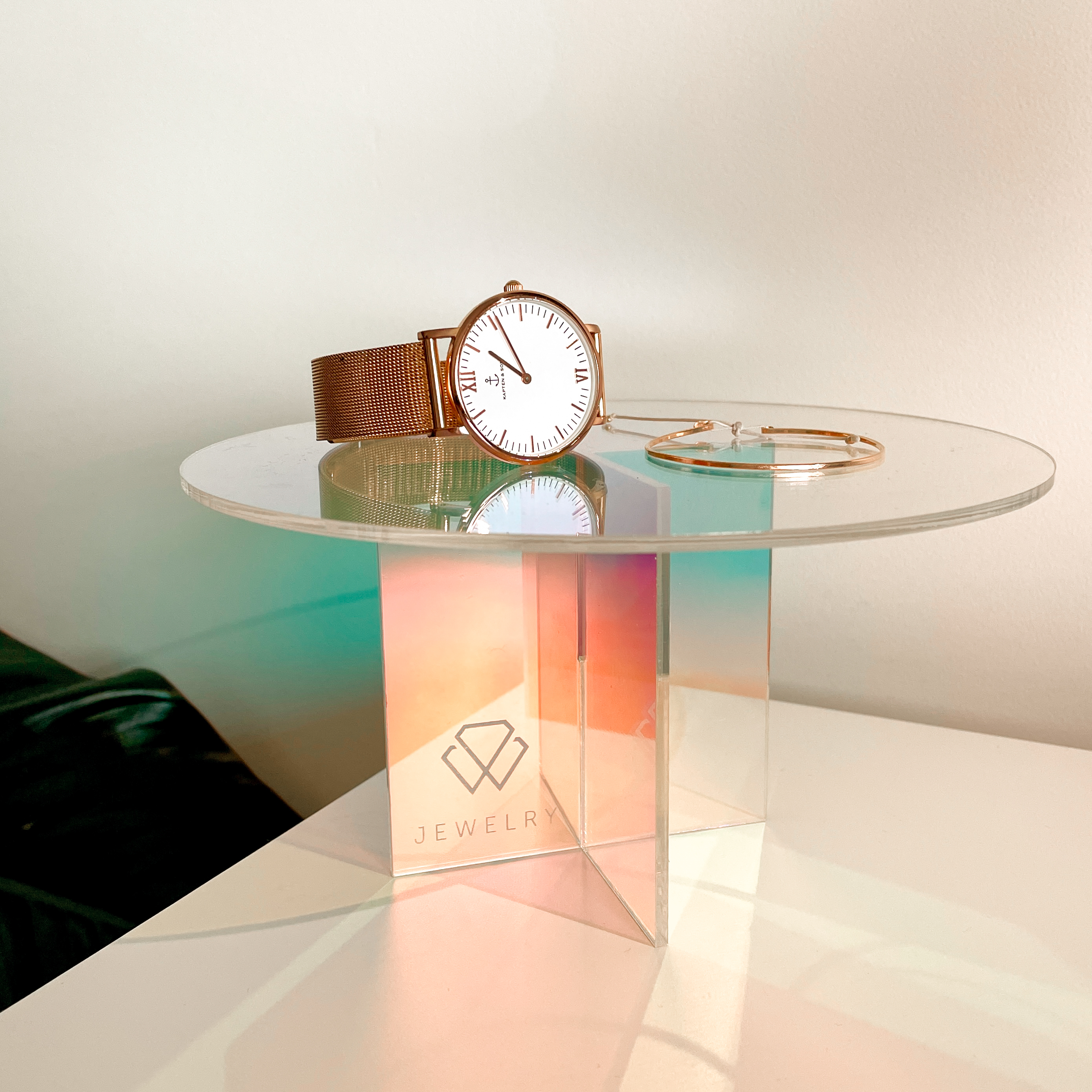Laser marking machines in watches and jewelry manufacturing