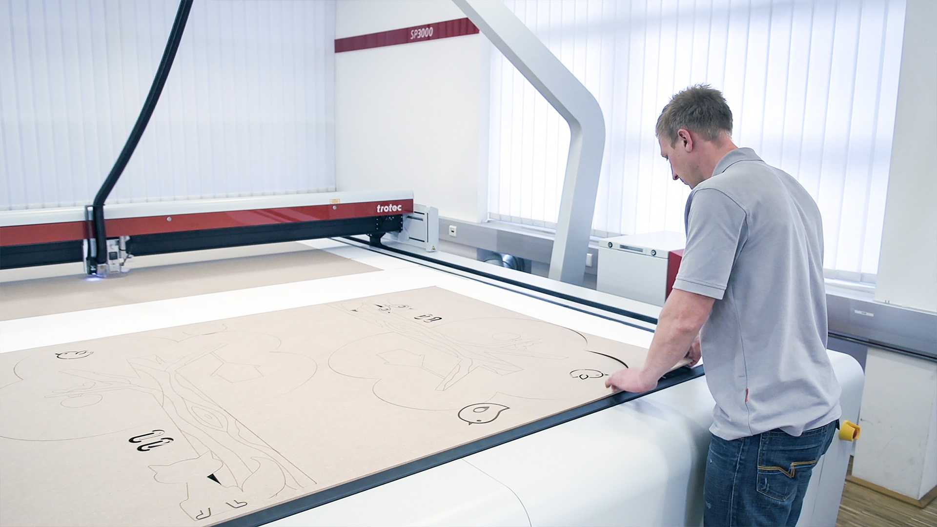 Flatbed Laser vs. Galvo Laser